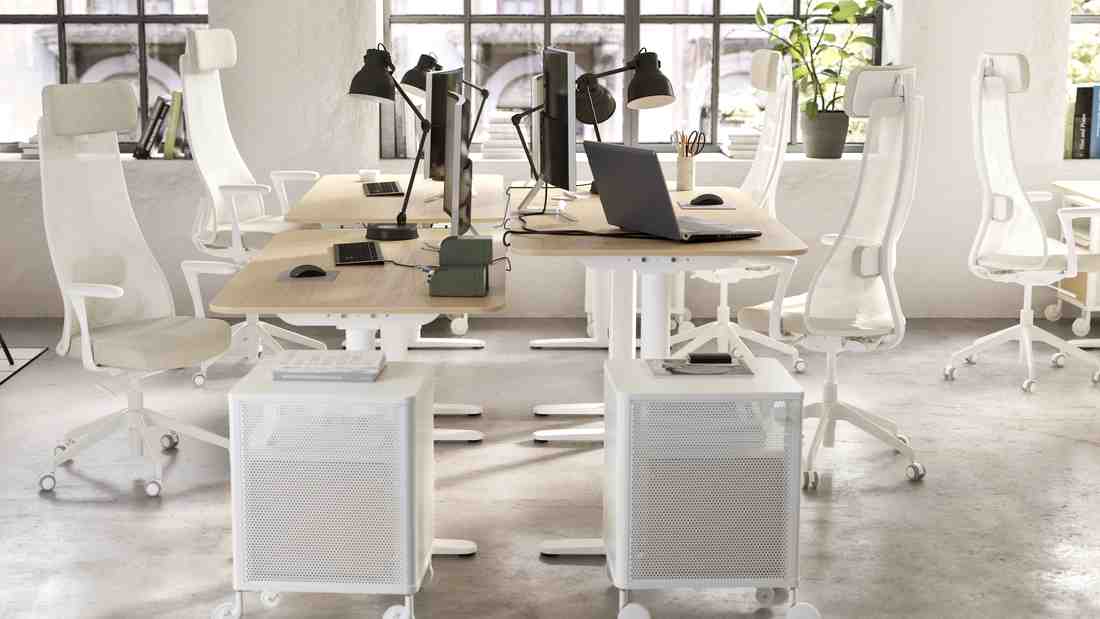 Tips for optimizing the design of a simple office workspace to enhance focus and work ...