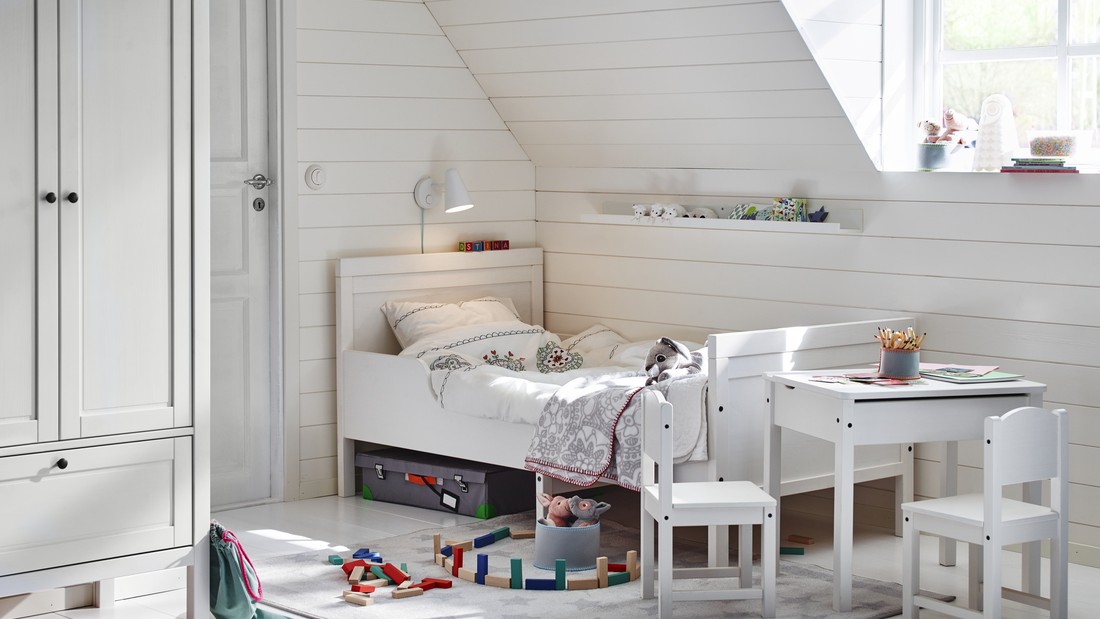 How to determine the best position for a study desk for optimal study activities - IKEA Indonesia